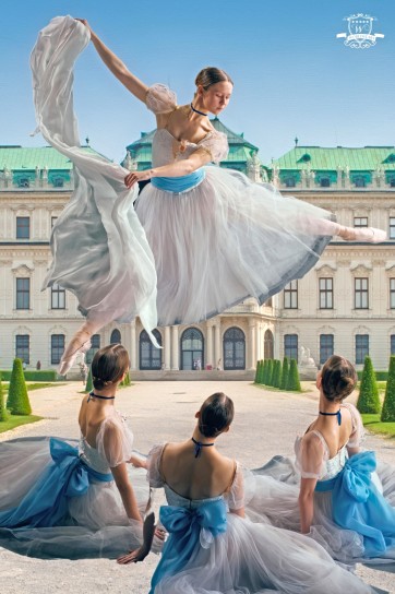 J. Štrauss - balets PIE SKAISTĀS ZILĀS DONAVAS - ar Eiropas baleta ...